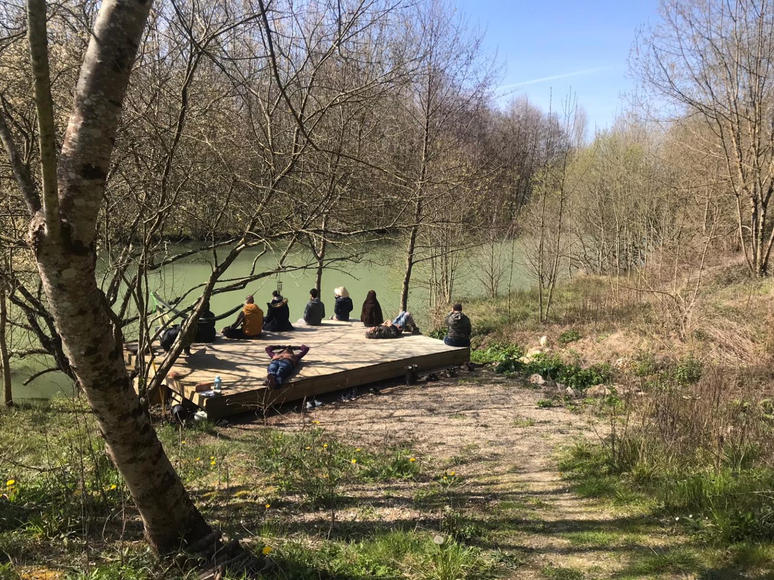 Retreats / At the Foot of the Mountain - the Long-term Lay Retreat 2021 ...