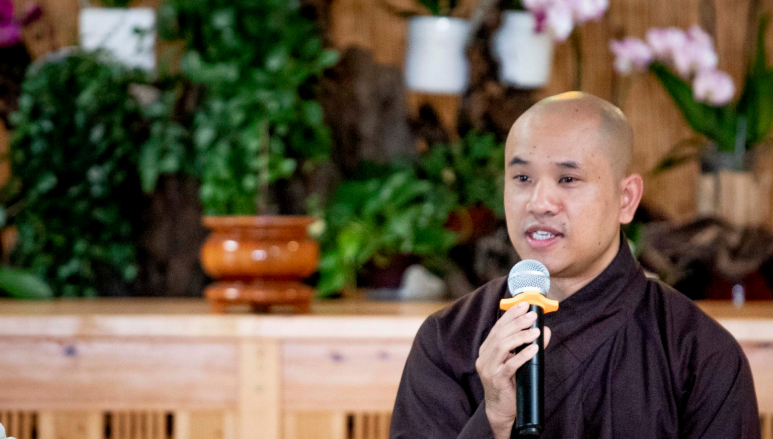 Christmas Eve: Dharma talk by Brother Phap Huu | Plum Village